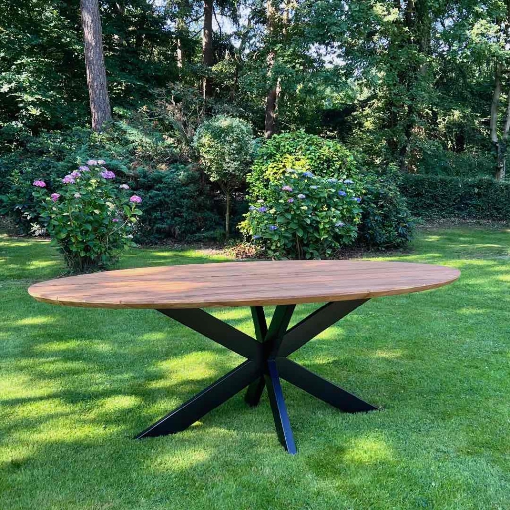 Ovale tuintafel met stalen kruispoot - Indoteak